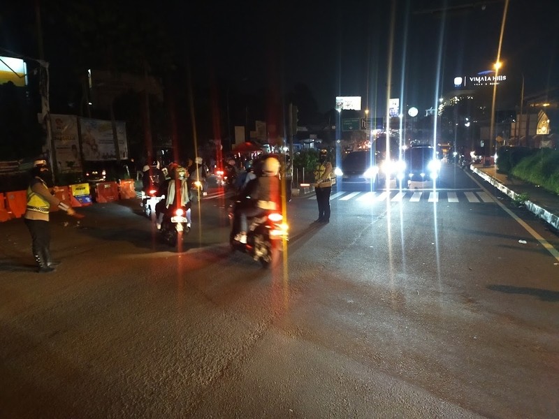 Malam Ini, Lalu Lintas Puncak Normal Dua Arah Malam Ini, Lalu Lintas Puncak Normal Dua Arah