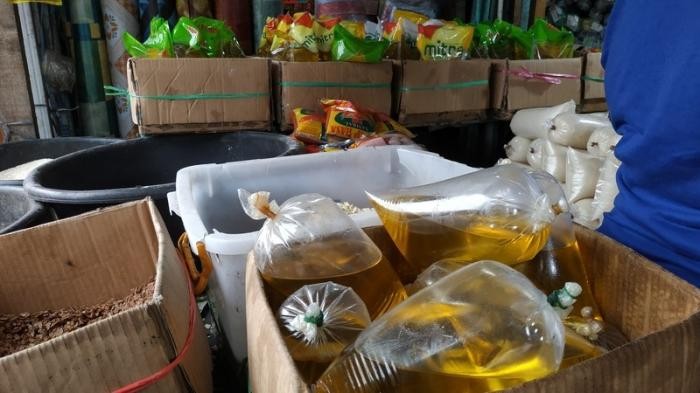 Luhut: Cuma RI dan Bangladesh yang Masih Konsumsi Minyak Goreng Curah Luhut: Cuma RI dan Bangladesh yang Masih Konsumsi Minyak Goreng Curah