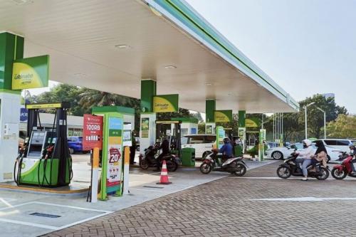 Cek Harga BBM Pertamina Nonsubsidi vs SPBU Swasta 16 Agustus 2023 Cek Harga BBM Pertamina Nonsubsidi vs SPBU Swasta 16 Agustus 2023
