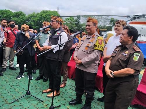 Ridwan Kamil Panggil Lucky Hakim Usai Mundur dari Wabup Indramayu Ridwan Kamil Panggil Lucky Hakim Usai Mundur dari Wabup Indramayu