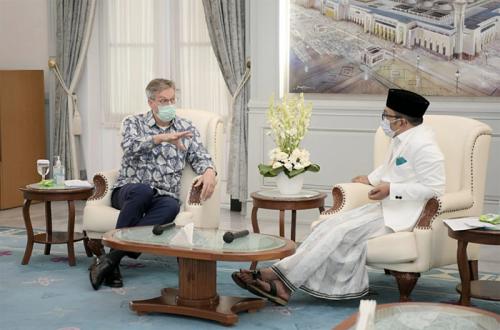 Bahas Kerja Sama Ekonomi, Gubernur Ridwan Kamil Terima Kunjungan Dubes ... Bahas Kerja Sama Ekonomi, Gubernur Ridwan Kamil Terima Kunjungan Dubes ...