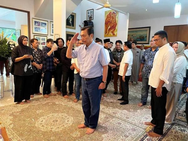 Kisah Haru Luhut Mengenang Persahabatannya dengan Rizal Ramli | News+ ... Kisah Haru Luhut Mengenang Persahabatannya dengan Rizal Ramli | News+ ...