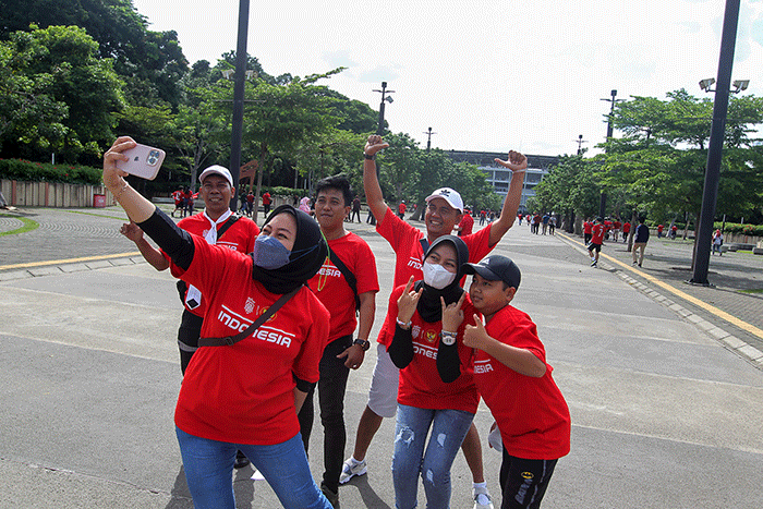 Antusiasme Warga Nonton Timnas Indonesia Lawan Vietnam di Stadion GBK Antusiasme Warga Nonton Timnas Indonesia Lawan Vietnam di Stadion GBK