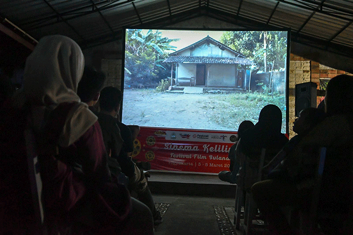 Hidupkan Ekosistem Film di Daerah, Sandiaga Uno Gelar Sinema Keliling Hidupkan Ekosistem Film di Daerah, Sandiaga Uno Gelar Sinema Keliling