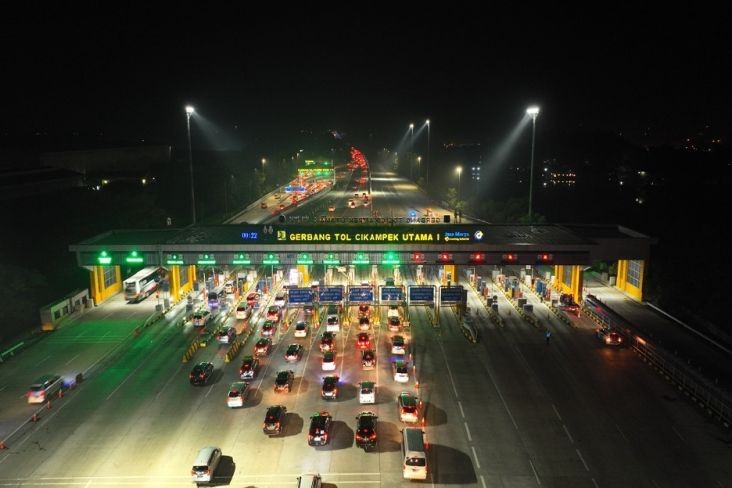 Menko PMK: Arus Kendaraan di Tol Jakarta-Cikampek Mulai Padat ...